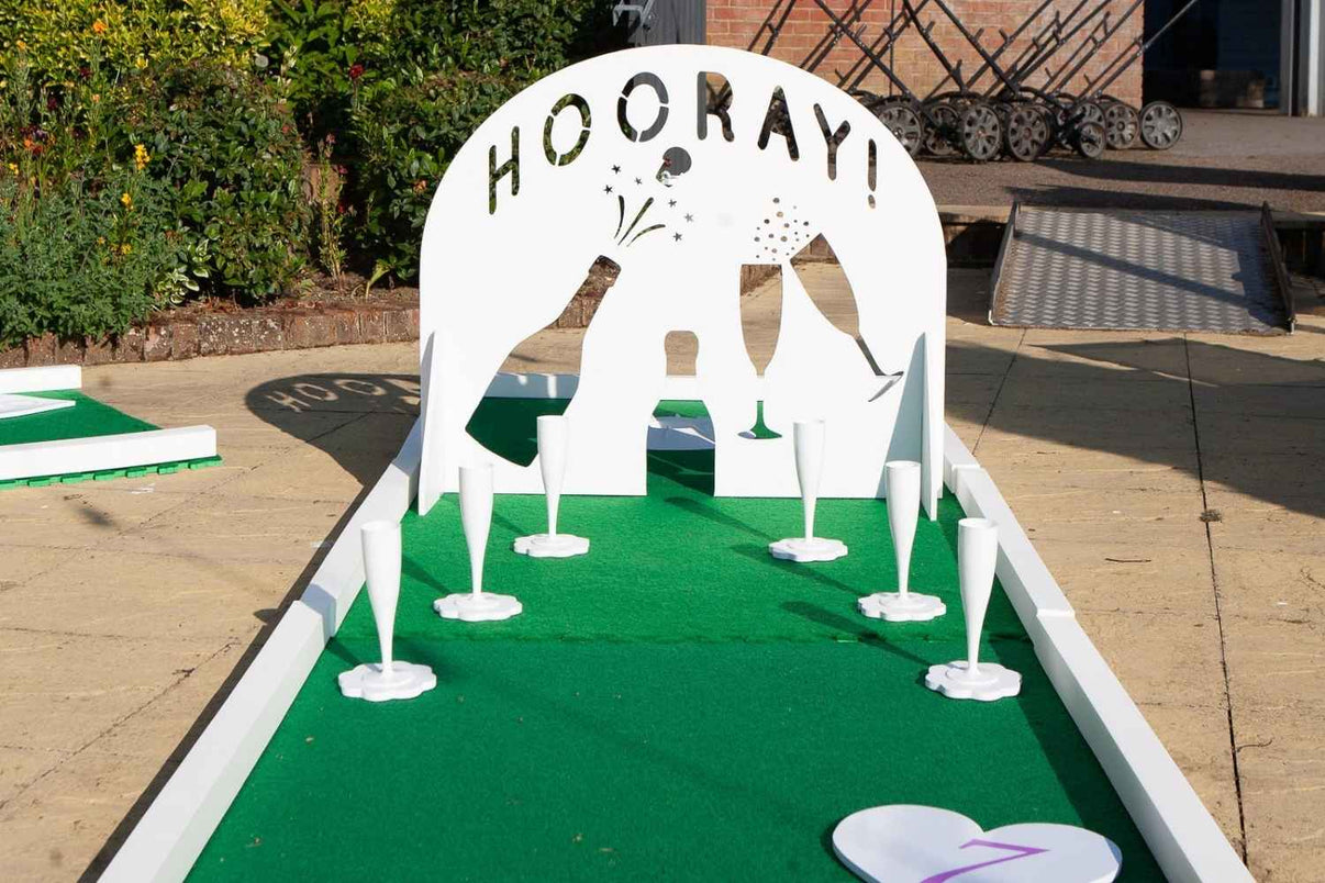 Wedding Mini Golf Course | Buy a course – Putterfingers.com